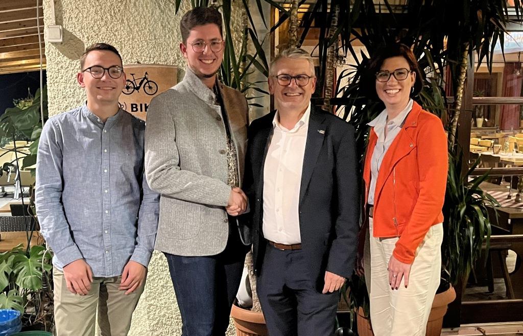 Cham und Schwandorf einig: Freie Wähler wollen Fabian Schmid aus Bodenwöhr als Direktkandidaten