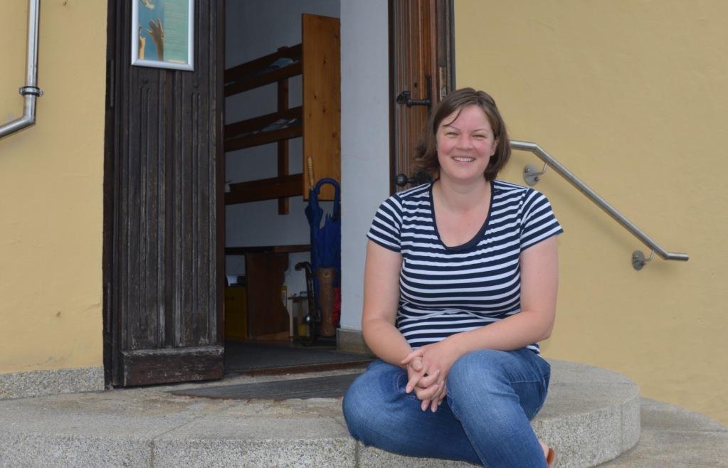 Trauriger Abschied: Warum Rodings evangelische Pfarrerin Lisa Hacker ...