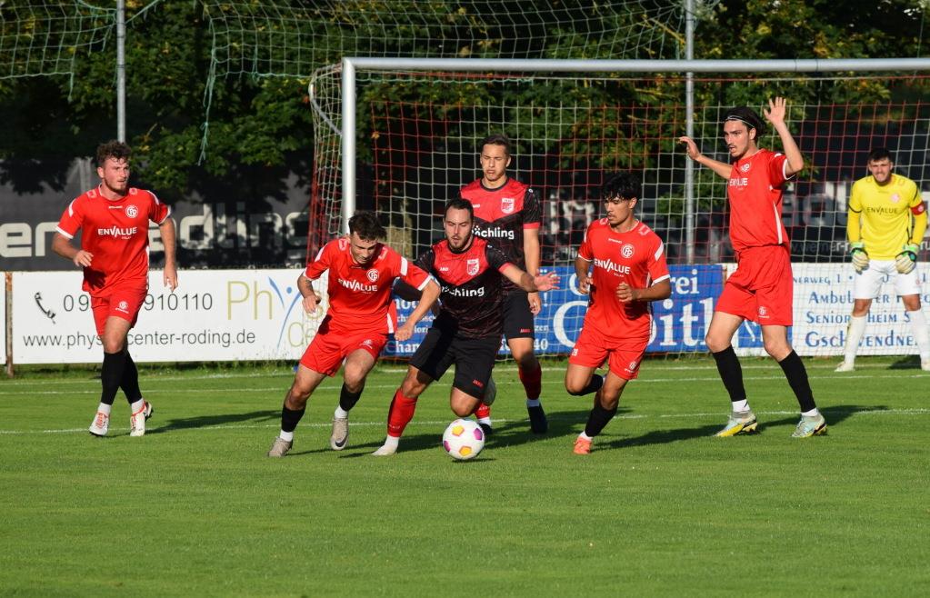 Der TB Roding 03 erkämpft Remis nach 0:2-Rückstand gegen den Aufsteiger ...