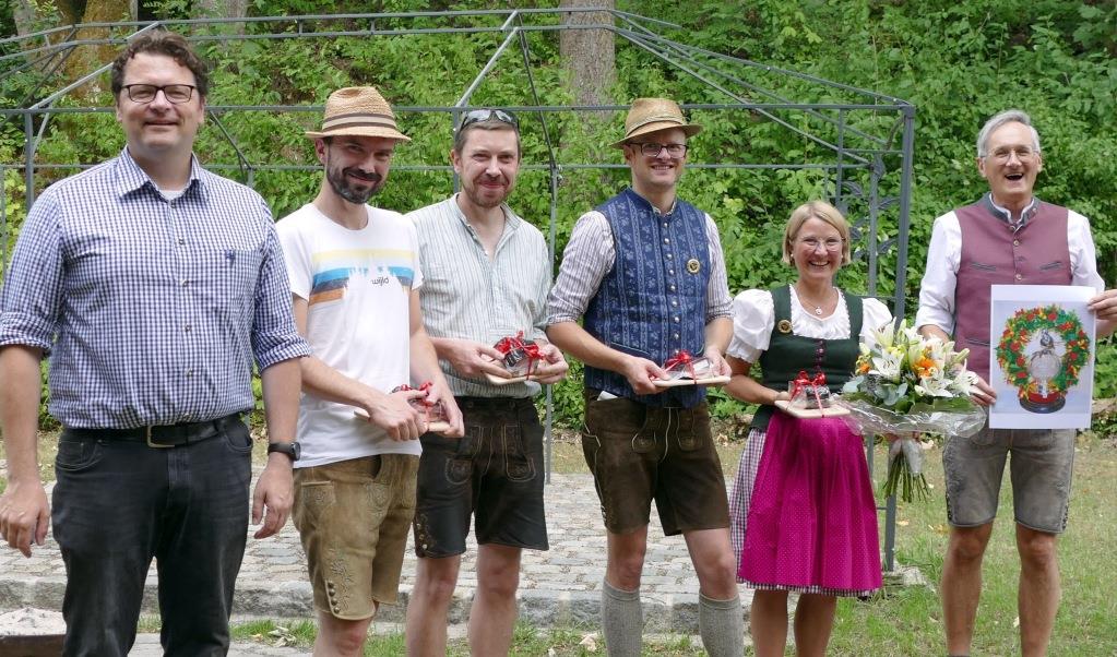 Stadt Rötz ehrt die Musiker der Siegergruppe Woideck Musi