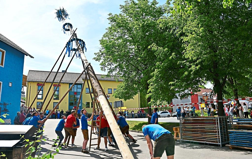 „Hau ruck“ am Maifeiertag