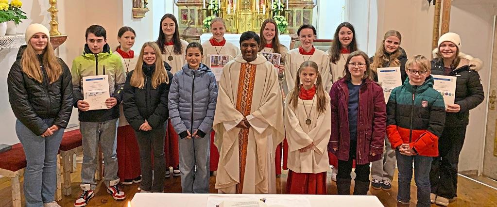 Wechsel und Ehrungen bei Ministranten