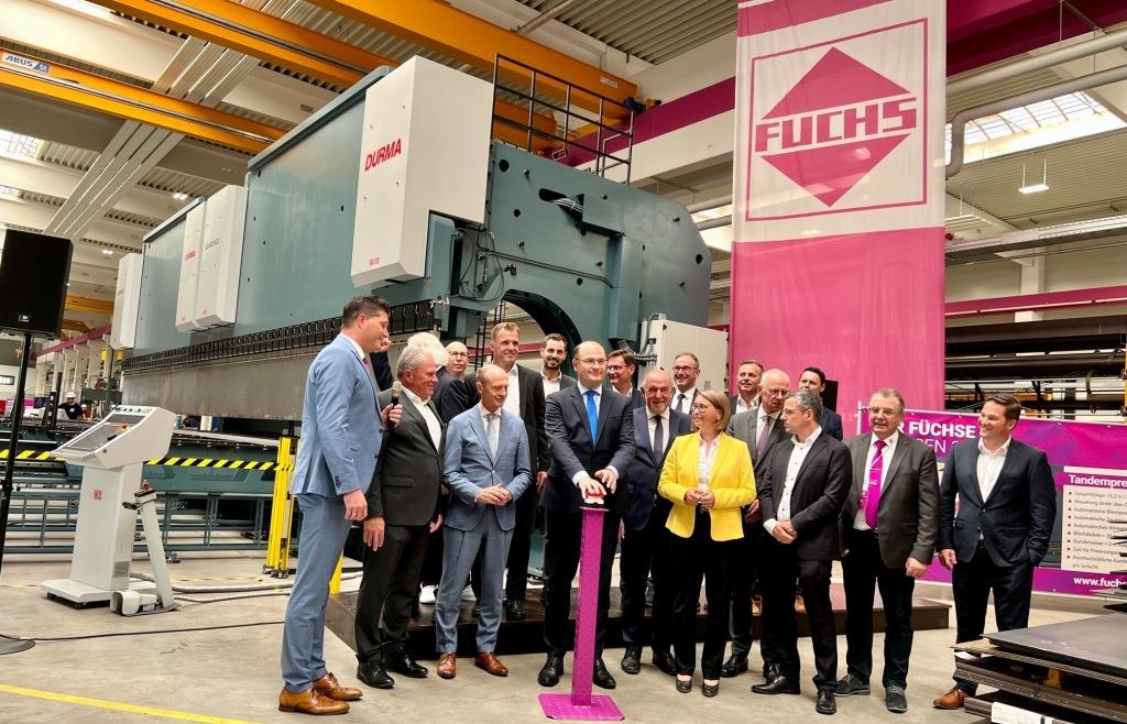Fuchs Europoles weiht neue Stahlmastfertigung in Neumarkt: Die Zukunft ...