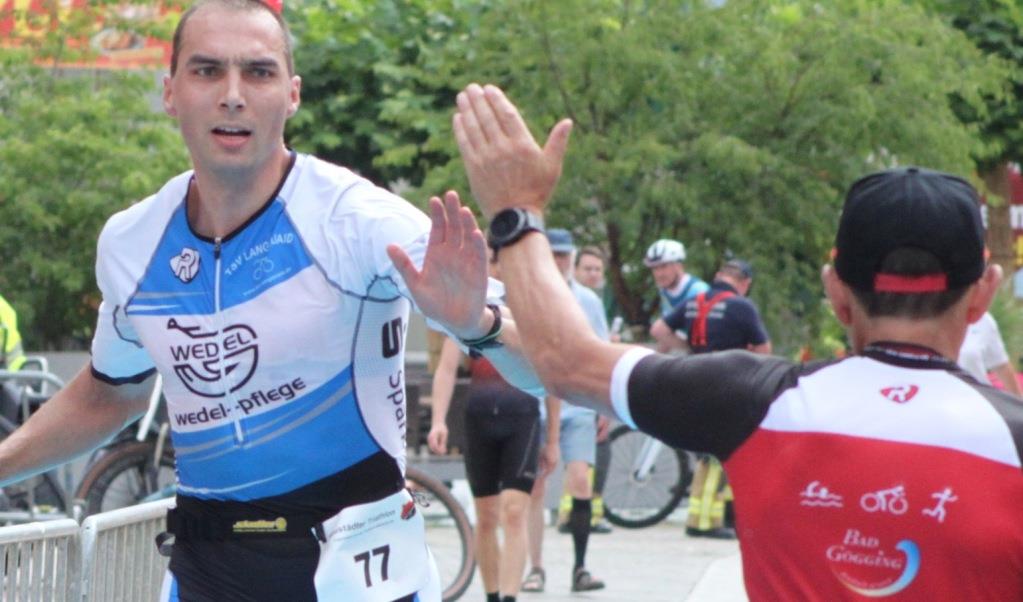 Andreas Westermeier gewinnt den zweiten Neustädter Triathlon, Franziska ...