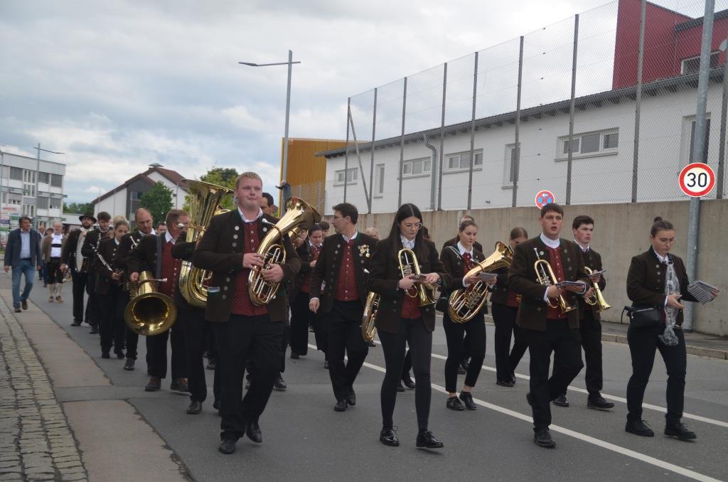 Frühlingsfest in Cham: Nach acht Schlägen fließt das erste Bier