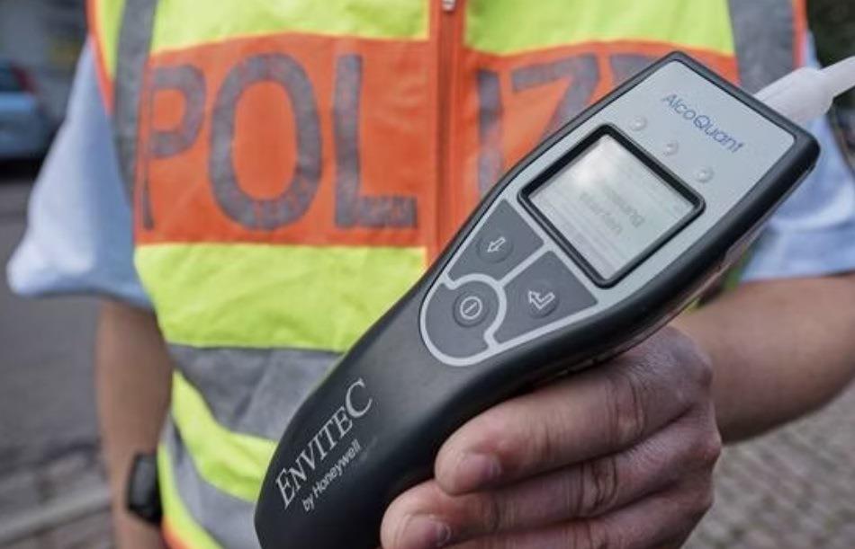 Further Polizisten erwischen zwei alkoholisierte Autofahrer im Stadtgebiet