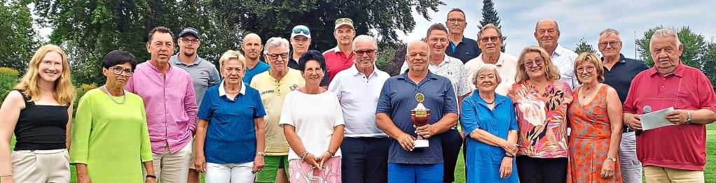 Laura Renner überrascht mit einem „Hole-in-one“