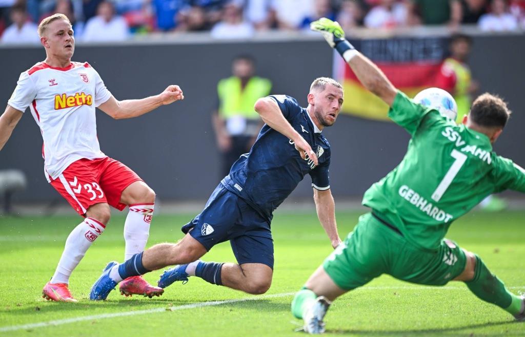 Der Jahn ist nach dem Pokal-Erfolg zu Gast bei der Hertha – Enochs ...