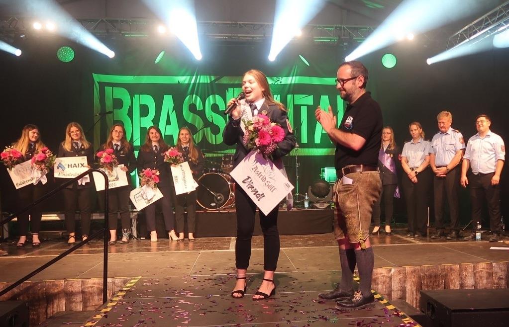 Lena Stocker aus Aufhausen ist die neue „Miss-Feuerwehr“ des ...