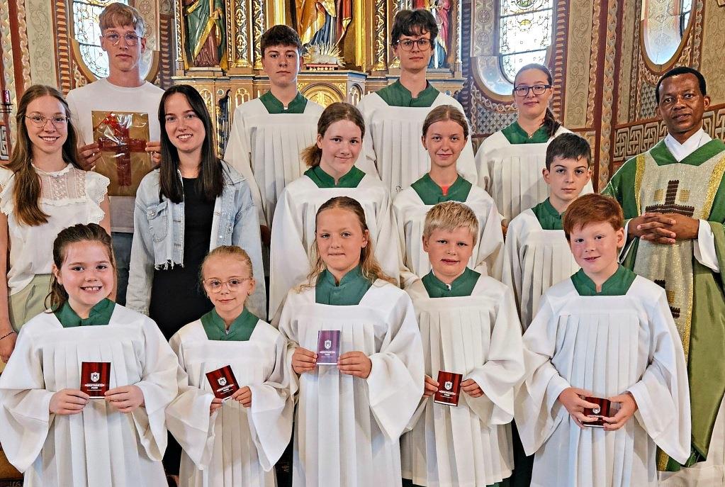 Fünf neue Ministranten aufgenommen