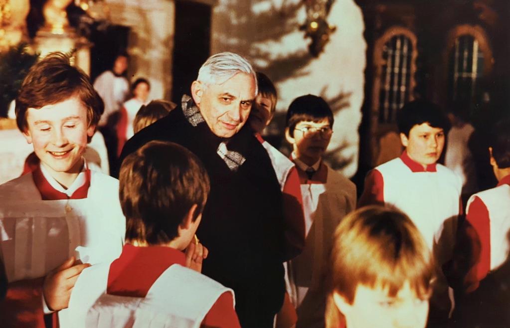 Einklang von Musik und Glaube: 100. Geburtstag von „Papstbruder“ Georg ...