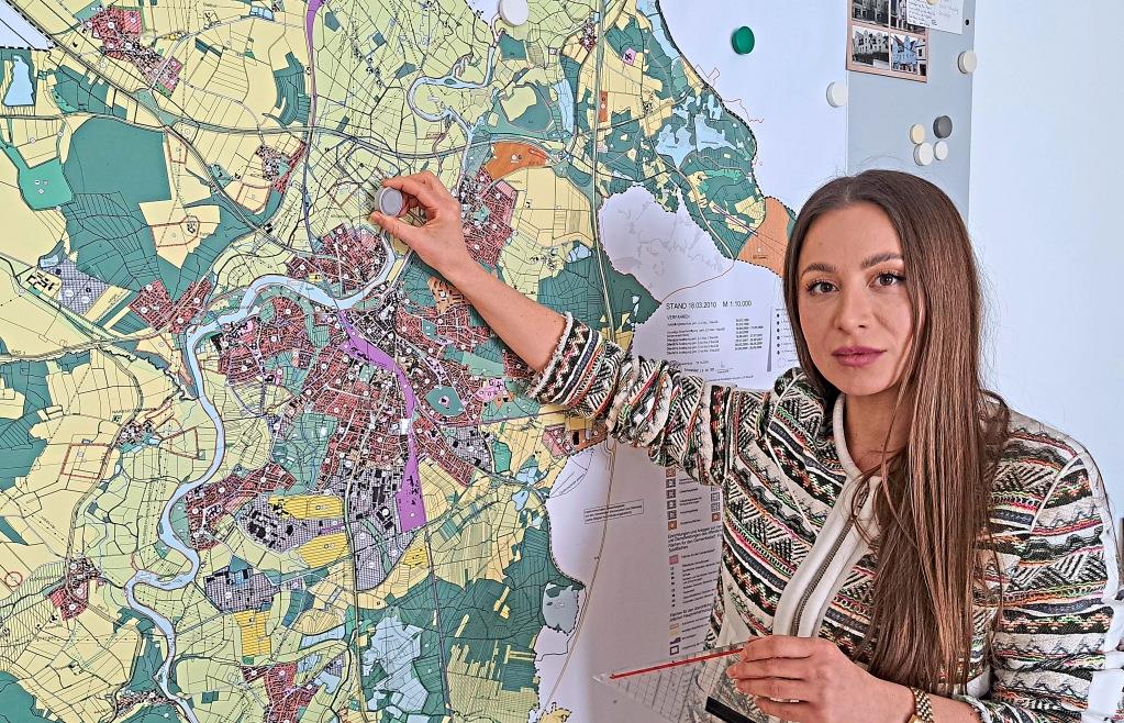 Schwandorf verliert nächste Führungskraft: Stadtplanerin Albina Harito ...
