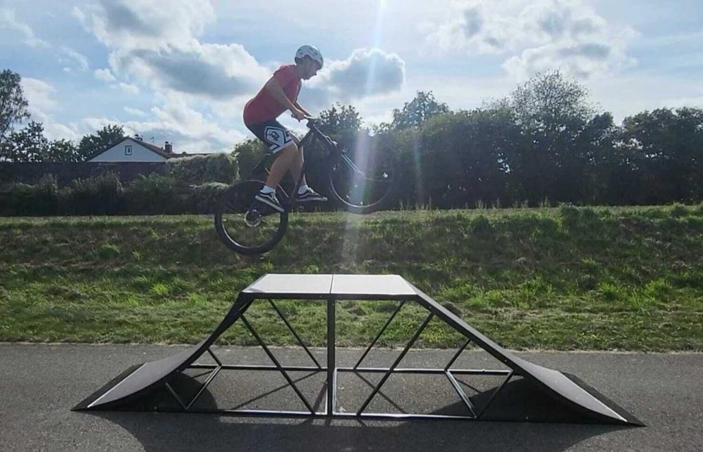 Neuer Rollsportplatz in Berngau ist fertig: Eröffnung mit BMX-Star ...