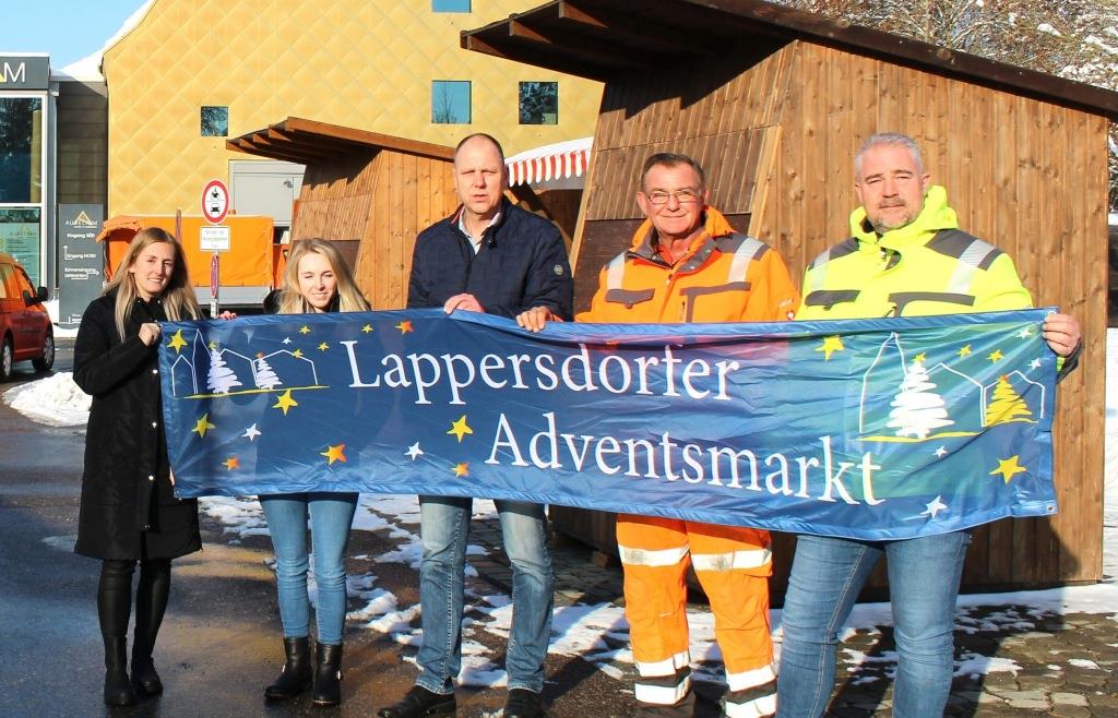 Adventliche Stimmung vor dem Aurelium in Lappersdorf