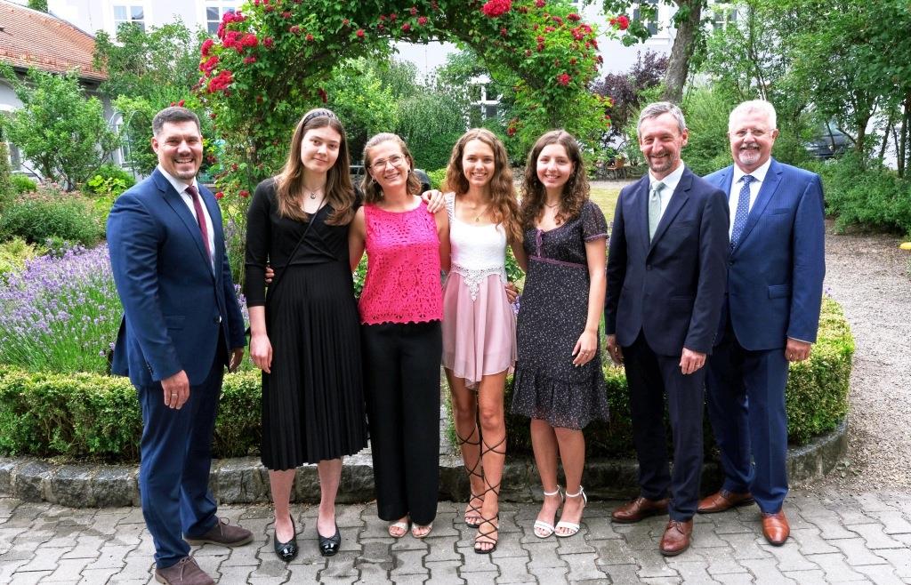Vier Jahrgangsbeste am Dr.-Johanna-Decker-Gymnasiums in Amberg