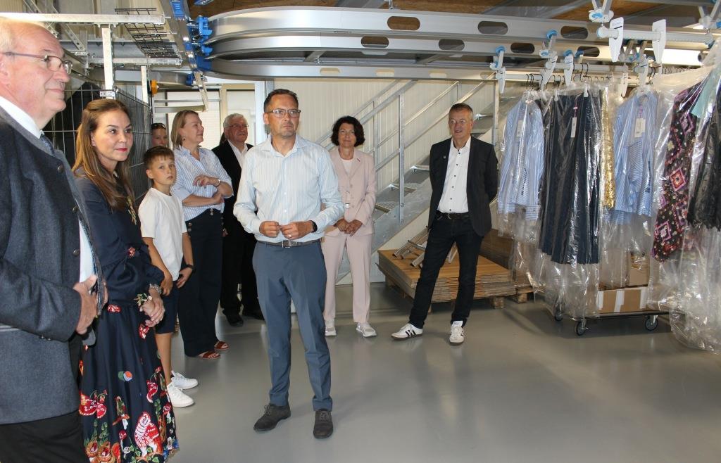 Produktion und Lager ausgebaut: Firma Deml weihte in Waldmünchen neue ...