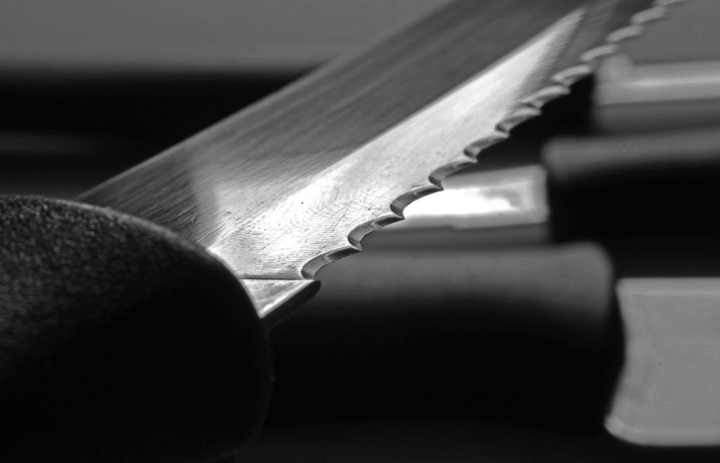 Mann (29) bedroht Passanten in Regensburg mit Brotmesser