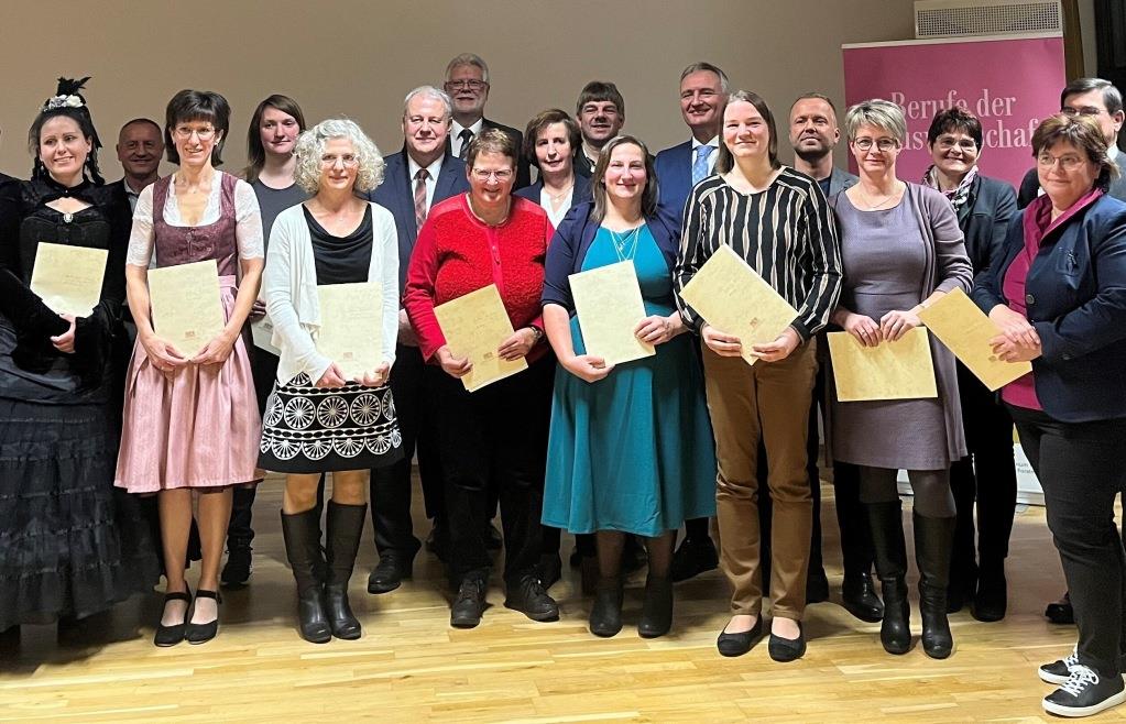 Fachkräfte für Haushaltsführung der Landwirtschaftsschule Amberg ...