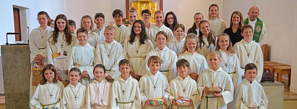 Acht neue Ministranten in Batzhausen aufgenommen