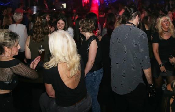 Partyvolk bangt um Zukunft der Disco „Pearls“ in Nabburg – Stadt will ...