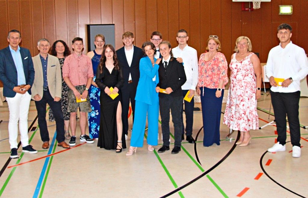 Mittelschule Parsberg ehrt ihre besten Schüler des Abschlussjahrgangs