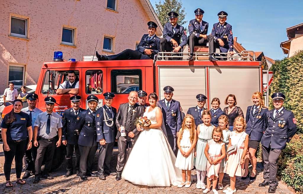Zwei Feuerwehren und der Keglerverein standen in Arnschwang für ...