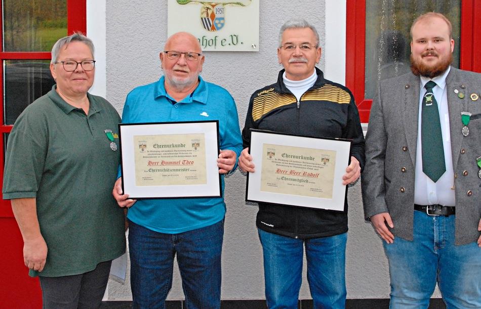 Die Vilstalschützen Emhof würdigten die Verdienste von Theo Hummel und ...