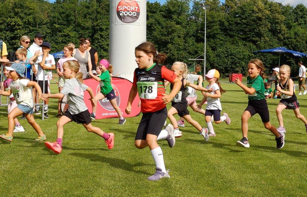 Liam Parker ist neuer Gesamtsieger – Corinna Küffner und Team run ...