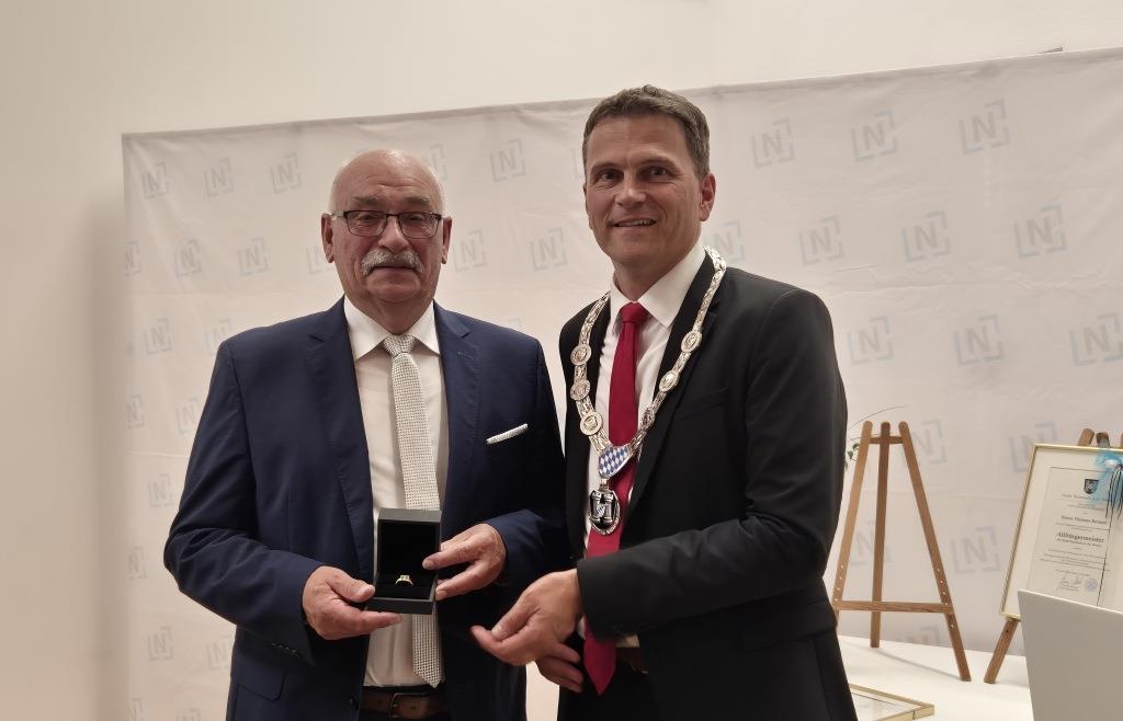 Festakt im Storchenwirt: Thomas Reimer wurde zum Altbürgermeister ernannt