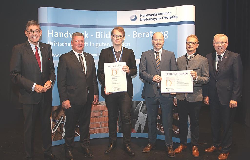 Absolventen der Firma Schindler aus Roding gehören zu den besten in ...