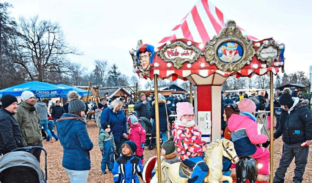 Rodinger Weihnachtsdorf zog Besucher mit Kunsthandwerk, Köstlichkeiten und Rock an