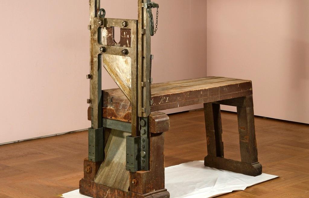 So kam die Guillotine, unter der Sophie Scholl starb, nach Regensburg