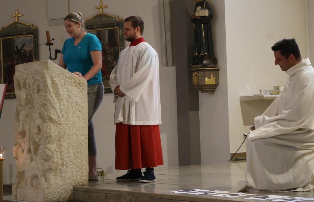 Pfarrpraktikant Peter Lehner geht mit Pfarrer von Nittenau nach Falkenstein