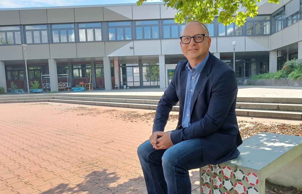 Raphael Huber ist neuer Chef am Regental-Gymnasium Nittenau – Er kennt ...