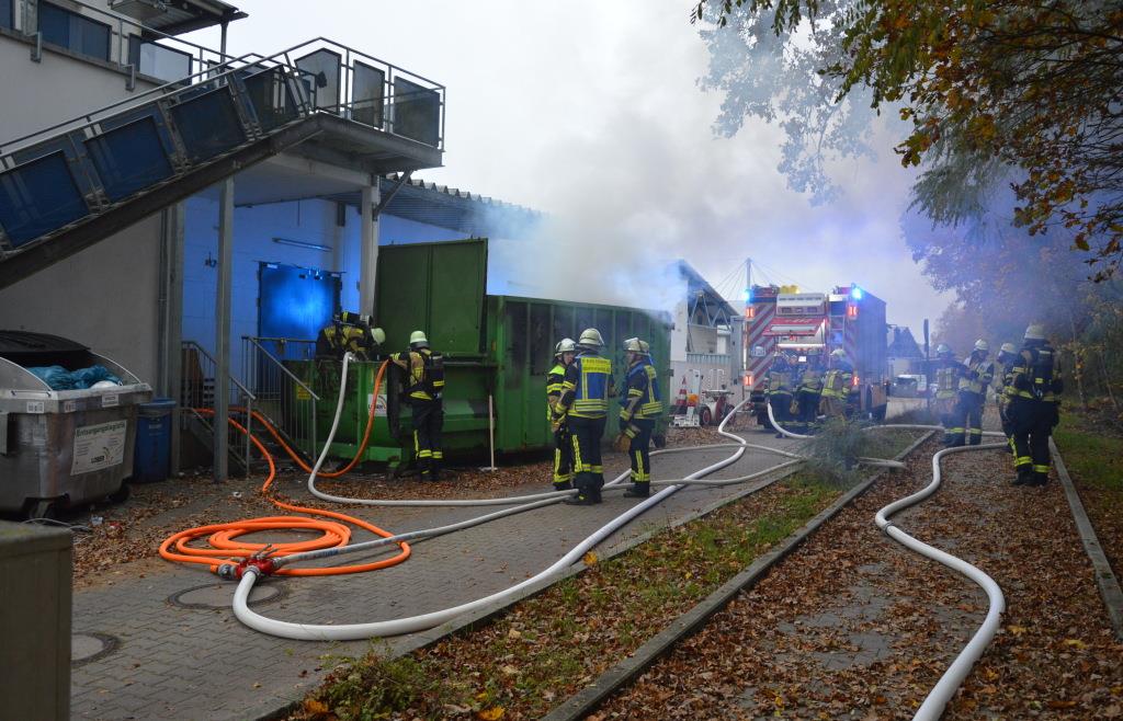 Starke Rauchentwicklung: Container hinter Naabtalcenter in ...