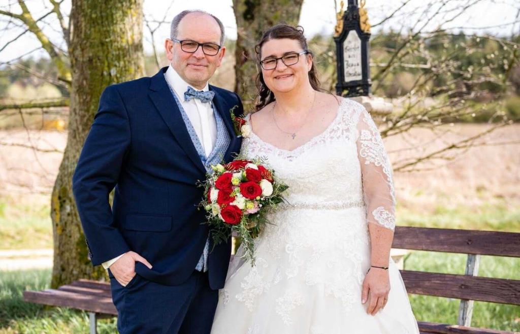 Karin Heckl und Reinhard Meier haben in Gimpertshausen kirchlich geheiratet