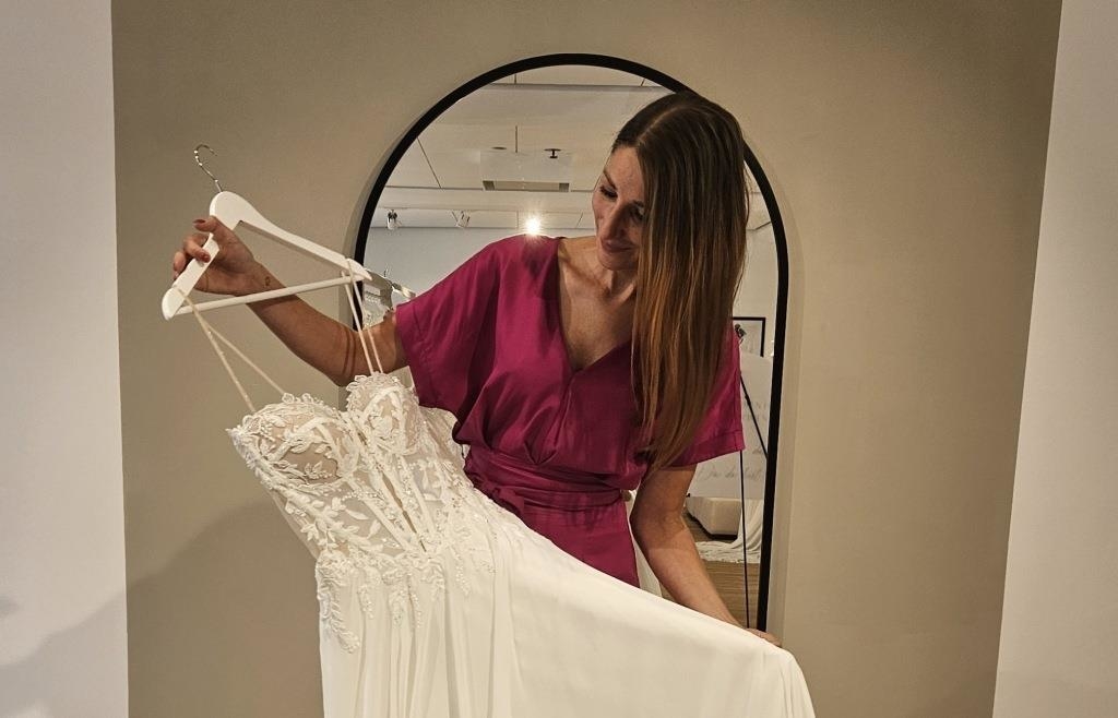 Bokep yes i encountered her ad on Eros, blurred face but