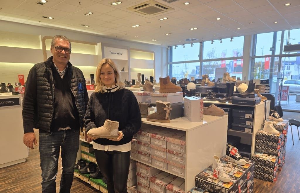 Schuh Hofbauer übt von Cham aus den Spagat zwischen Internethandel und ...