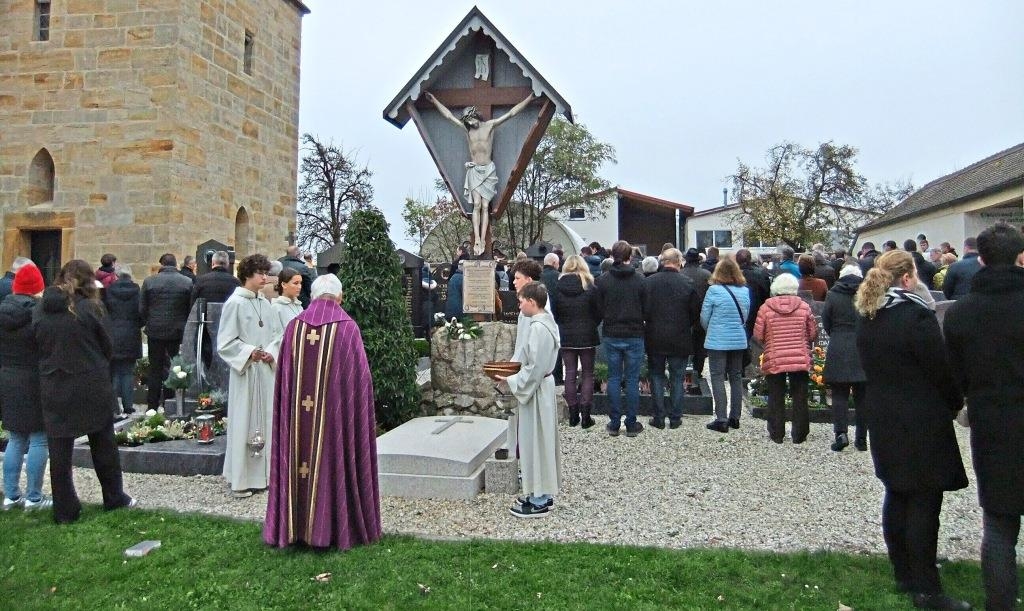 Der Verstorbenen gedacht