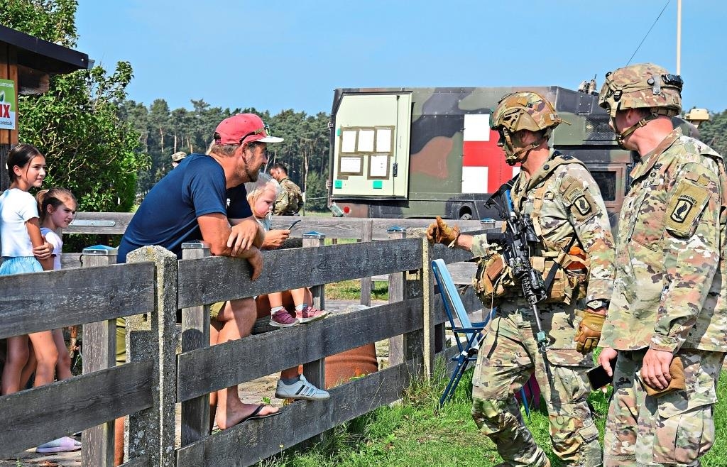 Bei den Obstgärten in Eglsee landeten Fallschirmjäger