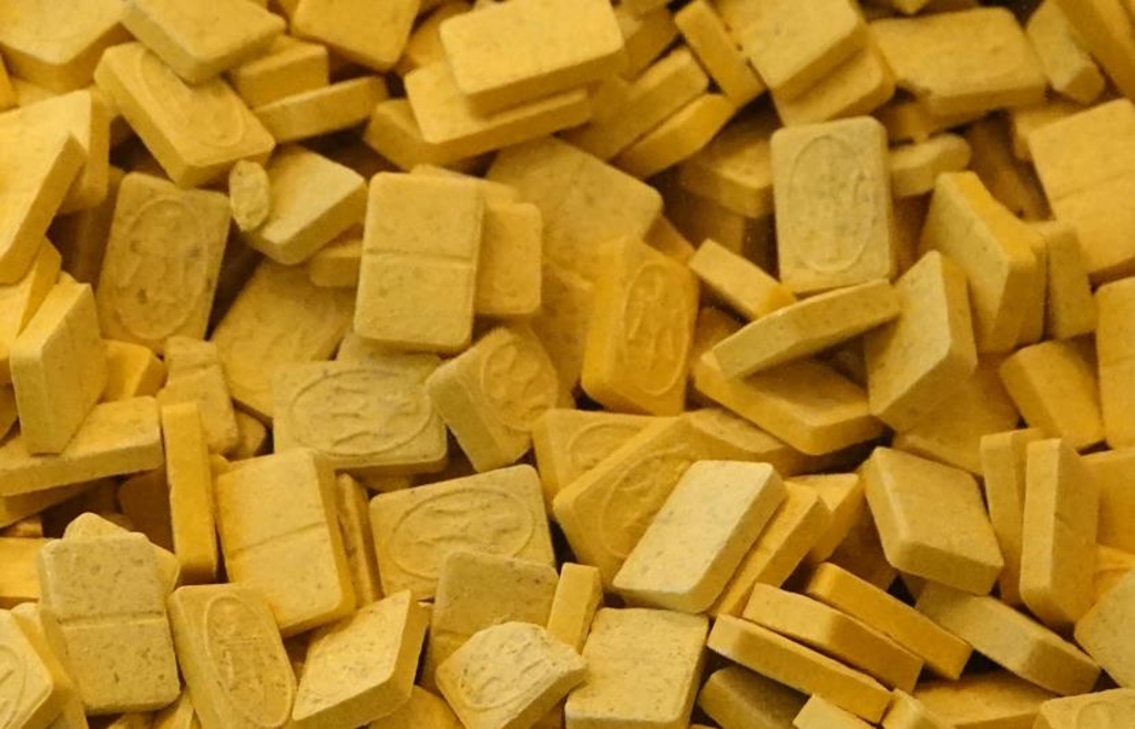 Drogen und mehrere tausend Euro gefunden: Mutmaßlicher Dealer (23 ...