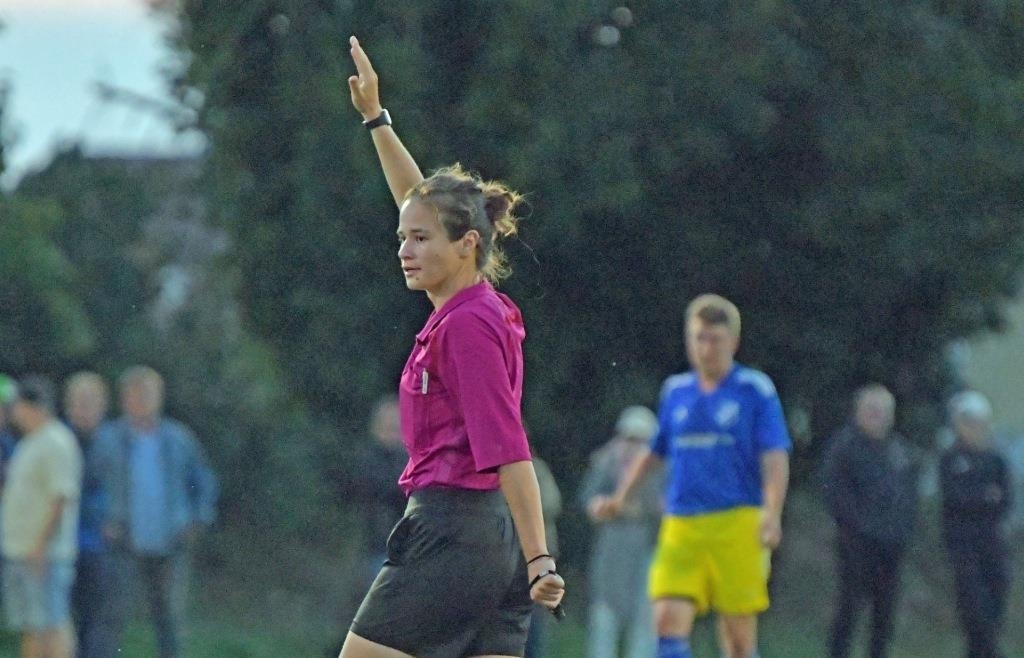 Kostenloser Spezialkurs startet am 1. Oktober: Schiedsrichterinnen ...