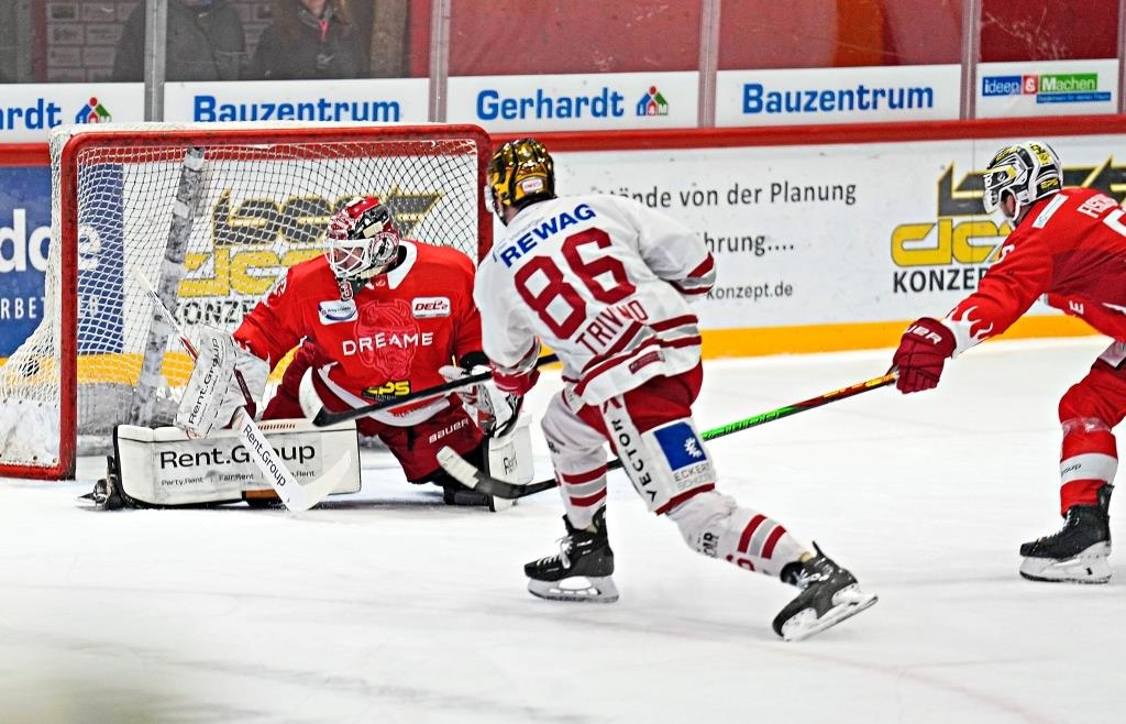 Starkes Schlussdrittel sichert Eisbären Regensburg wichtige drei Punkte ...