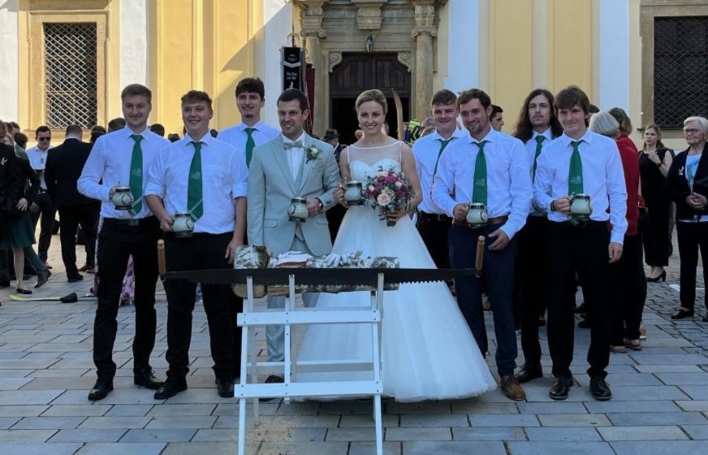 Ein Treffer ins Schwarze: Lisa und Alexander geben sich in Reichenbach ...