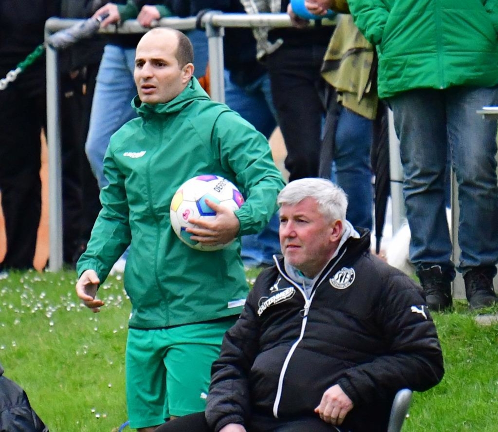 Relegationskrimi: Fortuna Regensburg hält trotz 2:4-Niederlage gegen ...
