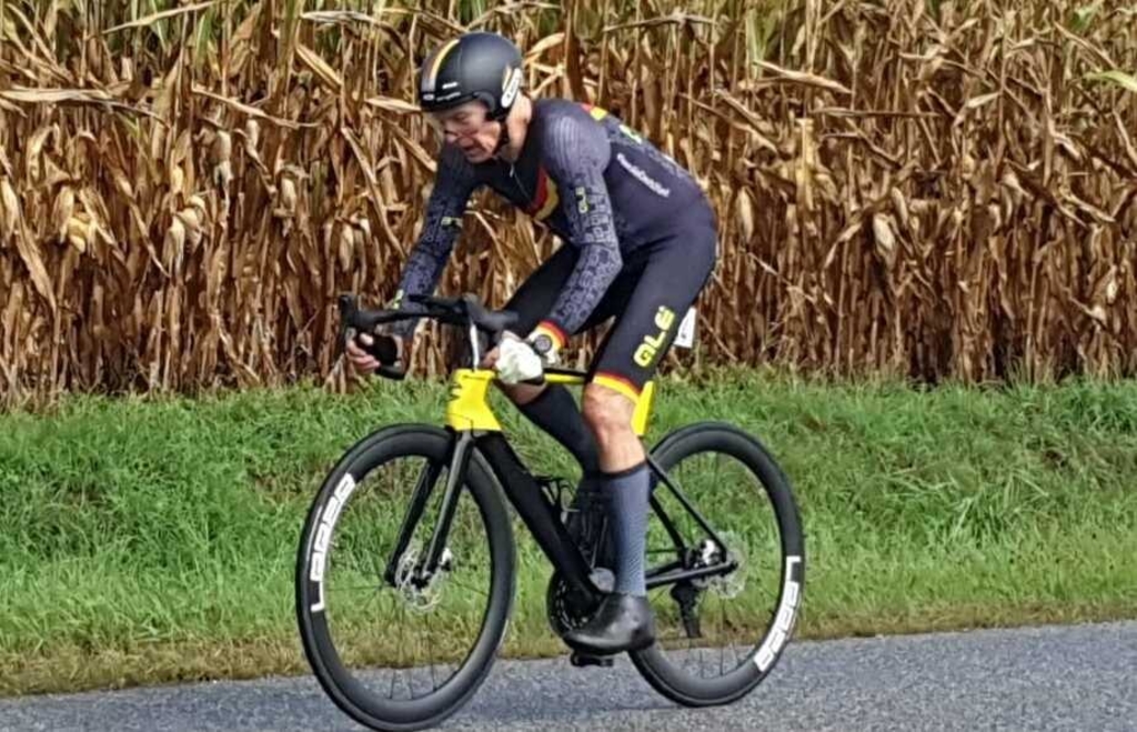 Linker Arm 19-fach zertrümmert: Martin Hanisch fährt trotzdem Radrennen