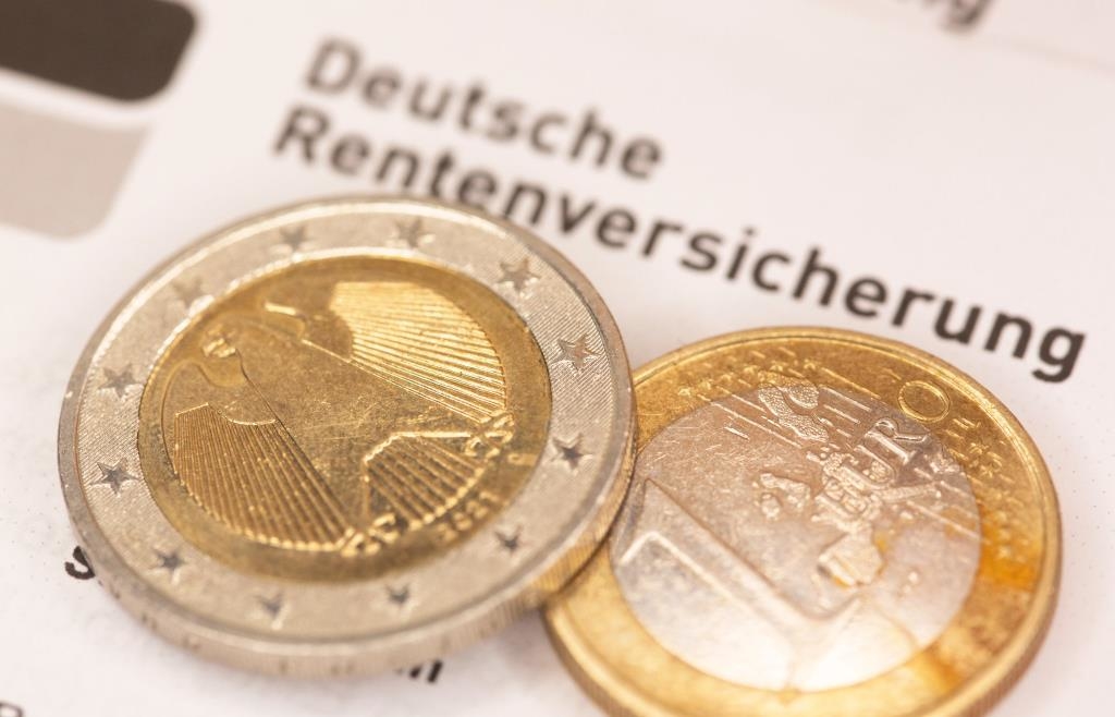 Länger arbeiten im Alter? Laut Regensburger Rentenexpertin führt „kein ...