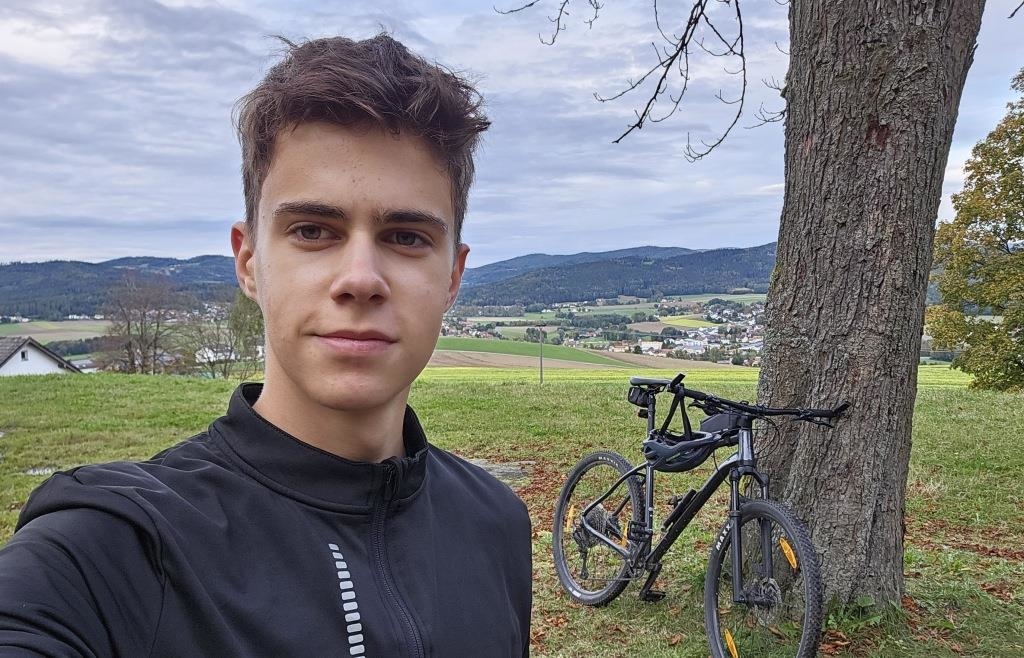 Adam aus Tschechien fand nach einem Zeitungsbericht ein vorübergehendes ...