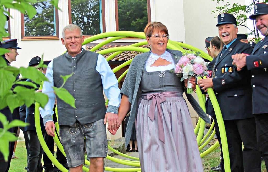 Feuerwehr Rimbach feiert Hochzeit ihres Vorsitzenden Alexander Altmann ...