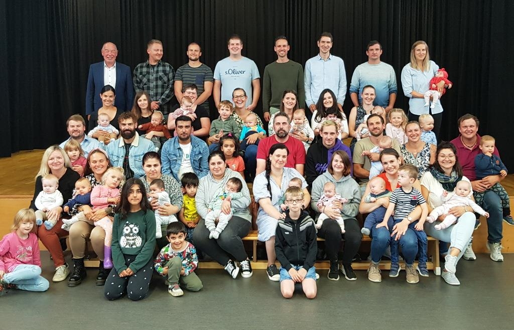 31 Buben und Mädchen wurden in Kümmersbruck offiziell willkommen geheißen